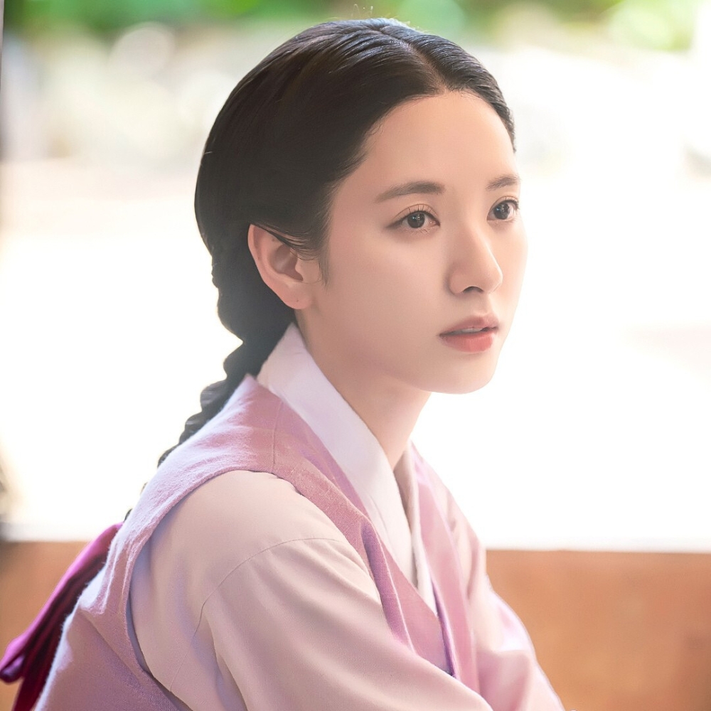4 bí quyết làm đẹp đáng học hỏi của Kim Ji Yeon | ELLE