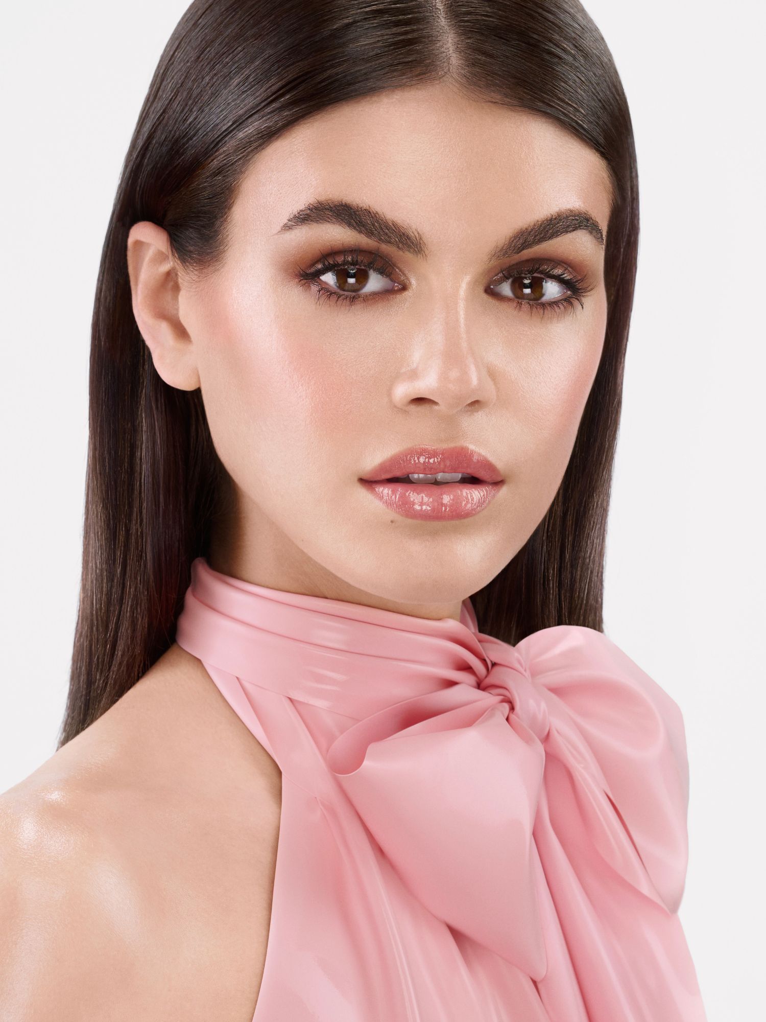 NARS và Kaia Gerber: Cuộc gặp gỡ của biểu tượng làm đẹp và tinh thần ...