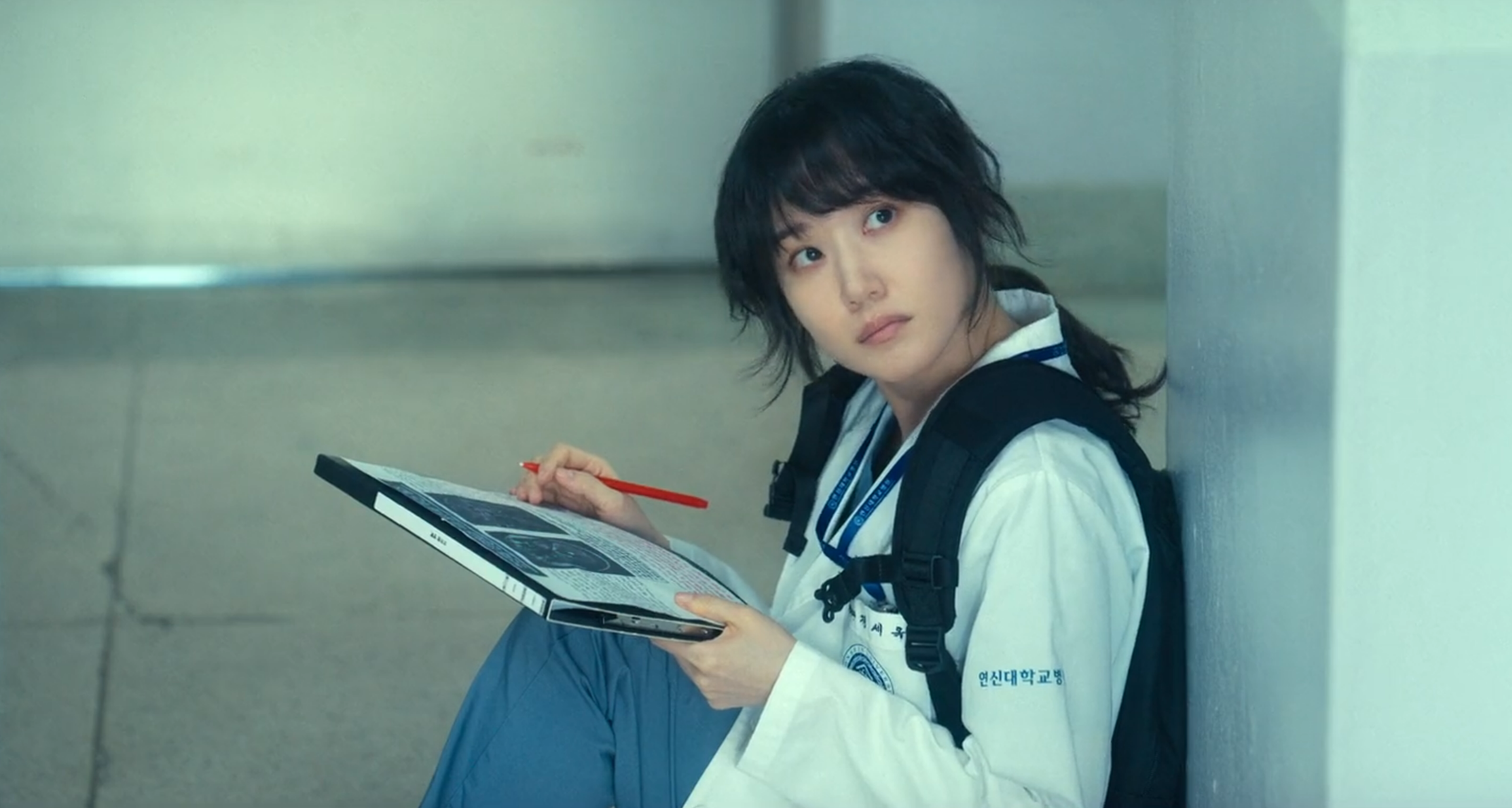 "Hyper Knife" gây sốt với tạo hình ấn tượng của Park Eun Bin | ELLE