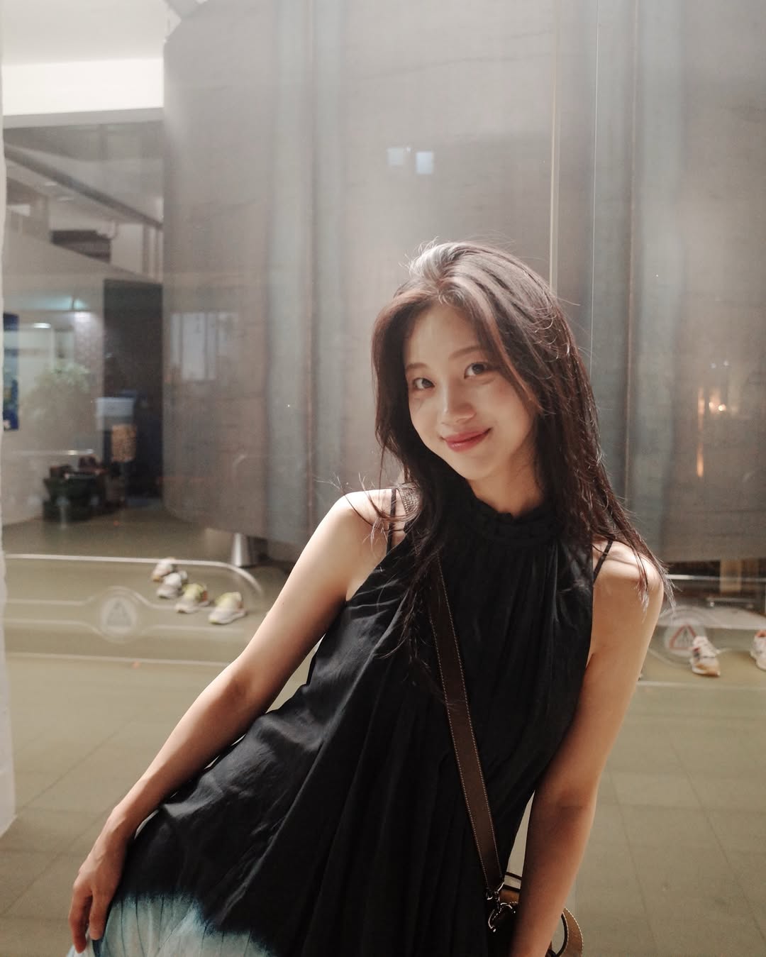 Hong Hwa Yeon và tủ đồ từ "Buried Hearts" đến đời thường | ELLE