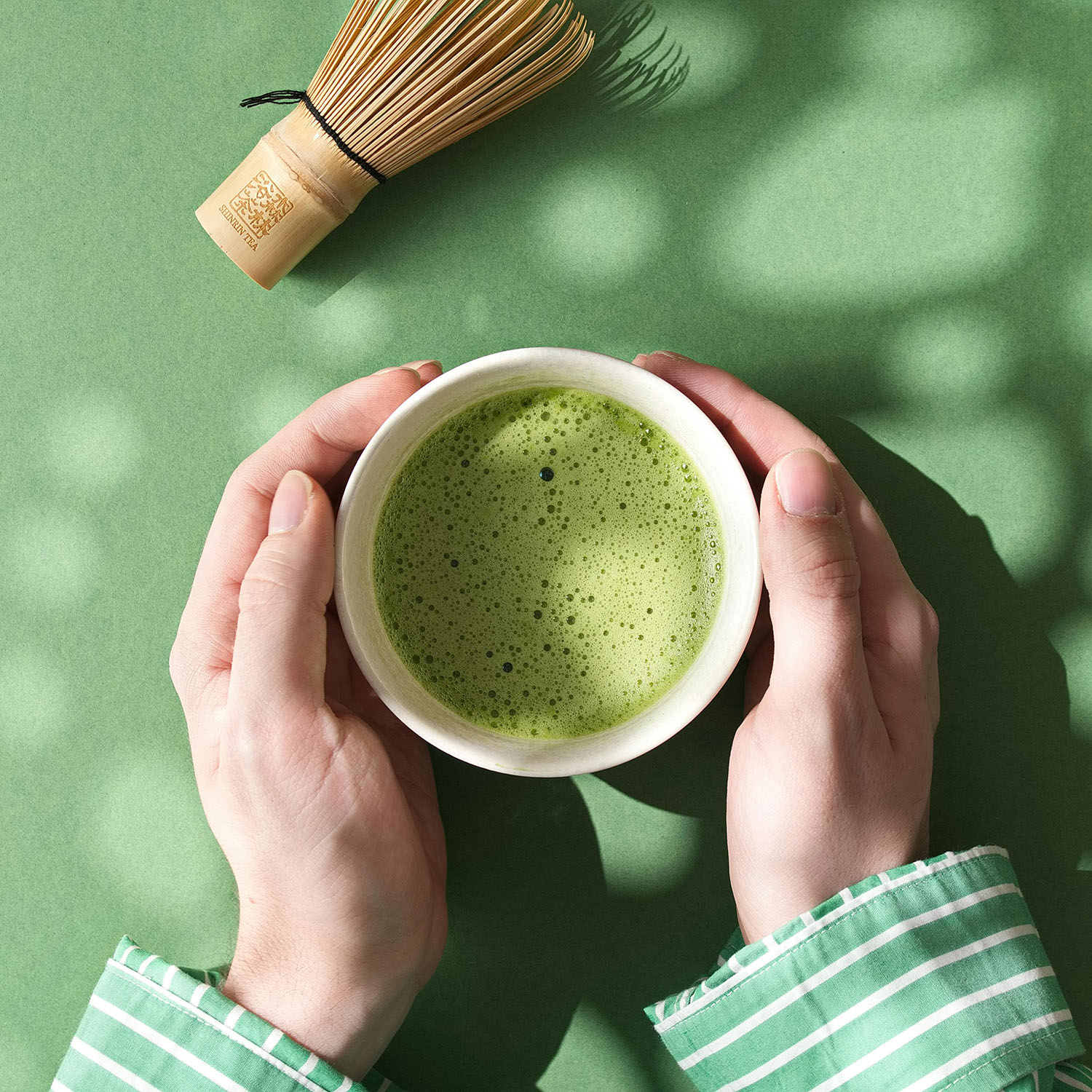 4 cách pha matcha tại nhà với những dụng cụ cơ bản | ELLE