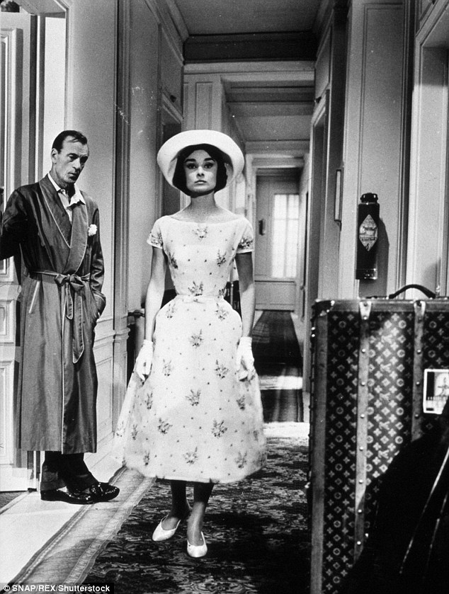 Mối tâm giao giữa NTK tài danh Hubert de Givenchy và nàng thơ Audrey ...
