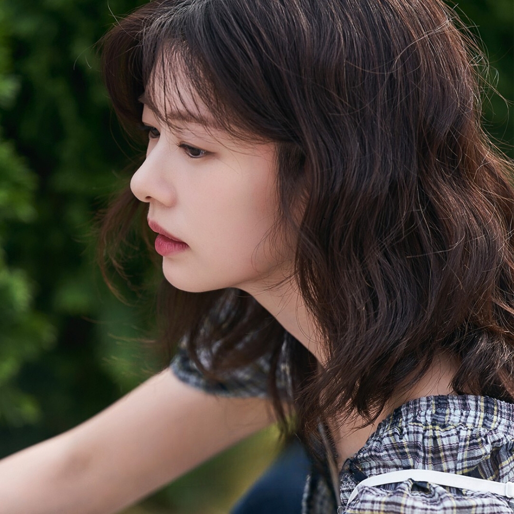 Cách tạo kiểu tóc xoăn trẻ trung và xinh như Jung So Min | ELLE